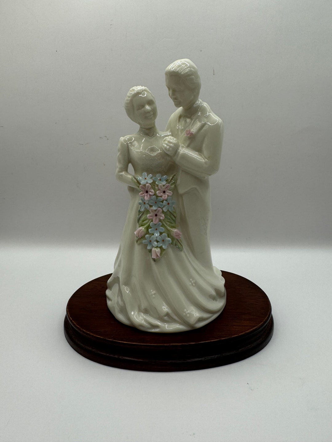 Claddagh Cake Topper by Belleek. Fine Porcelain China Made in Ireland ...