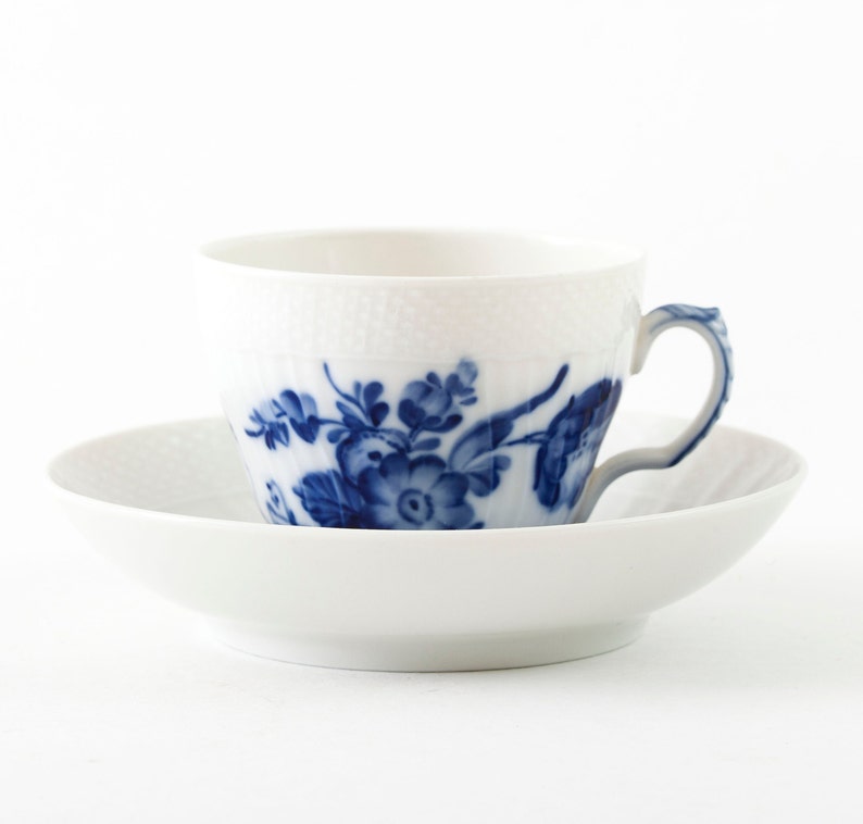 Royal Copenhagen Blå Blomst Blue Flower Curved and Braided: 1 Cup ...