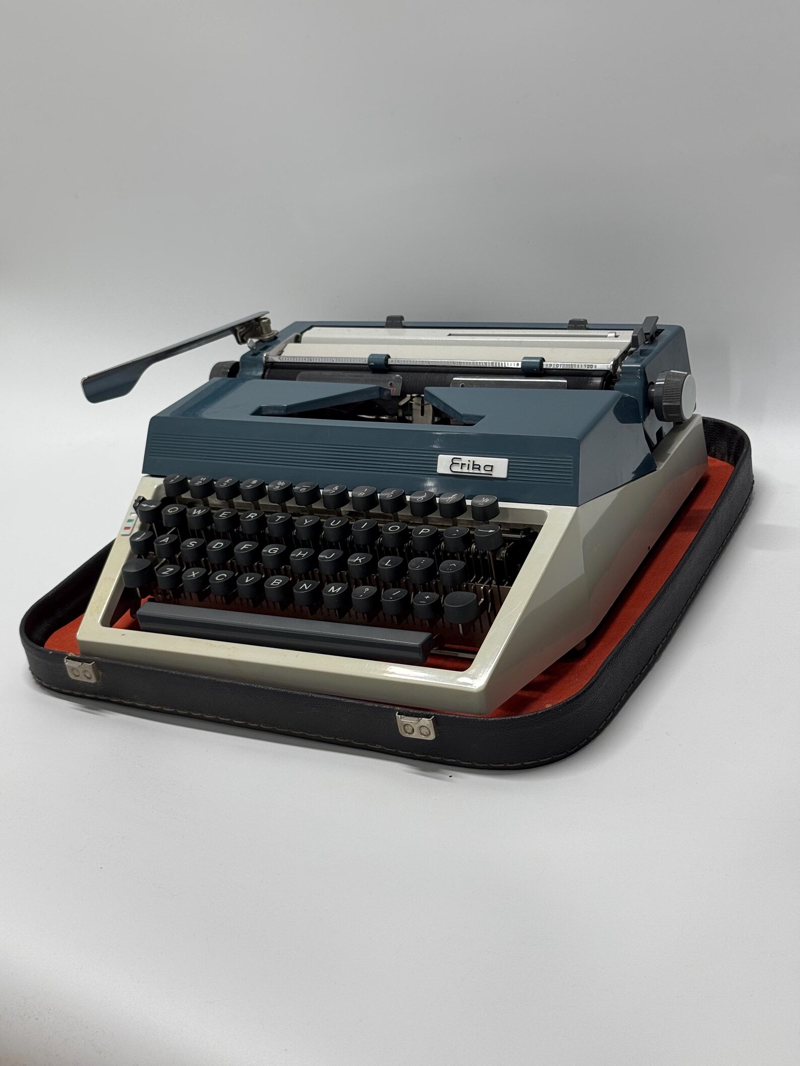 Erika Model 30 Typewriter , German Typewriter , Witte Typewriter ...