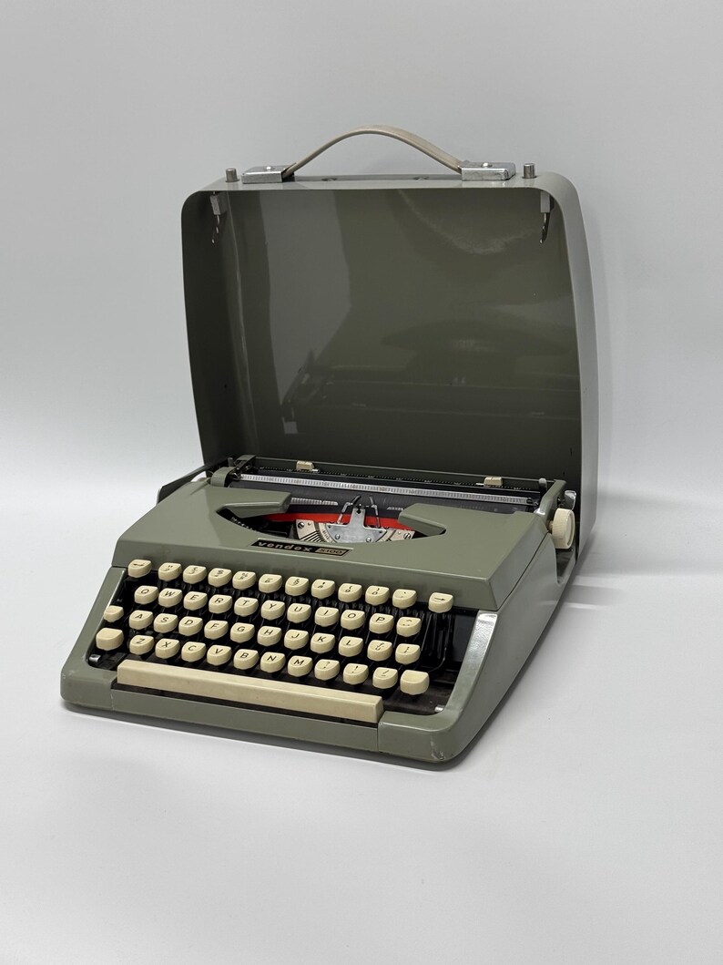 Vintages Vendex S100 Typewriter - 1970s Retro Office Decor - Fully ...
