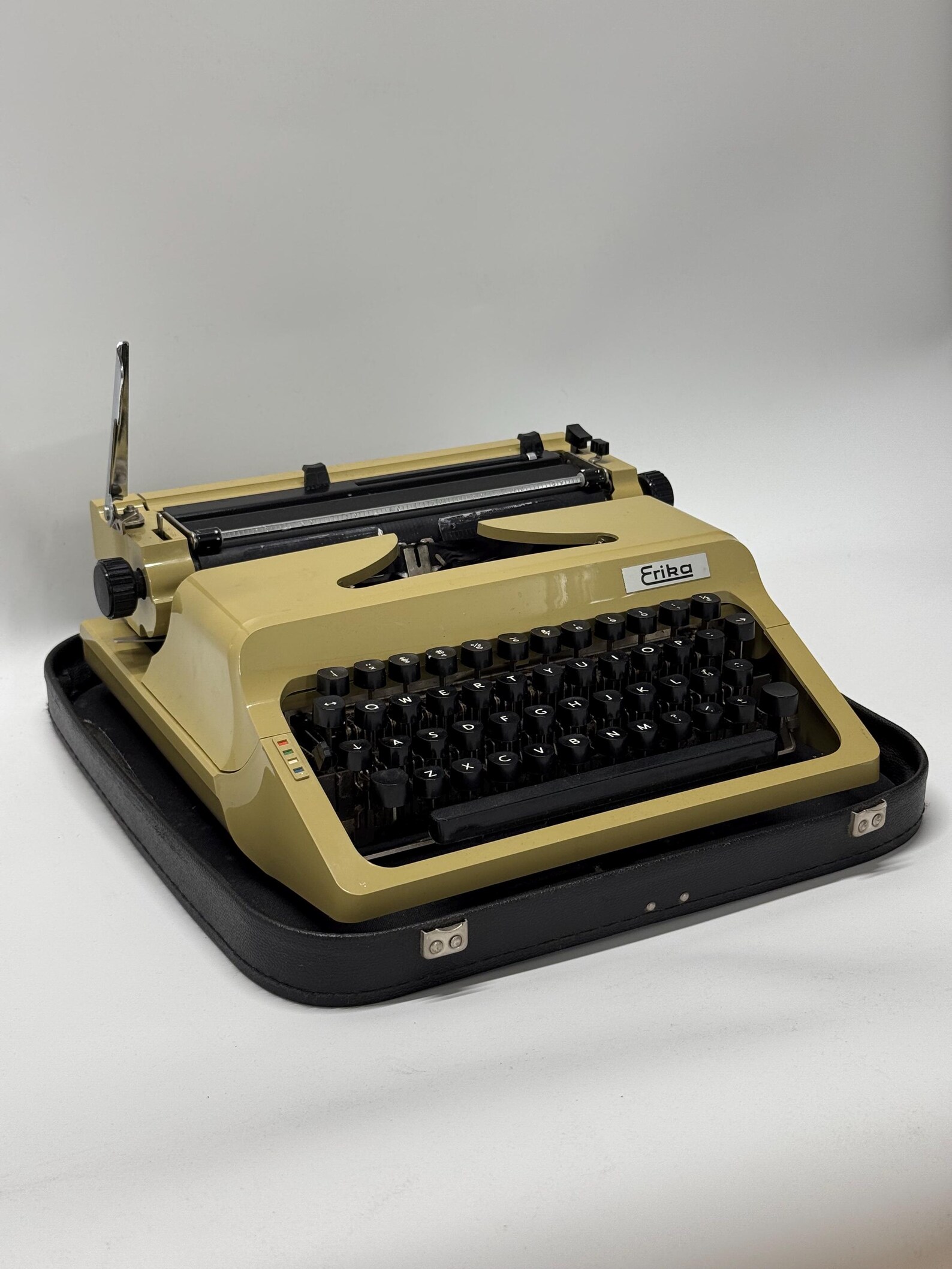 Vintage Adler Gabriele 10 Typewriter - Classic Writing Machine With ...
