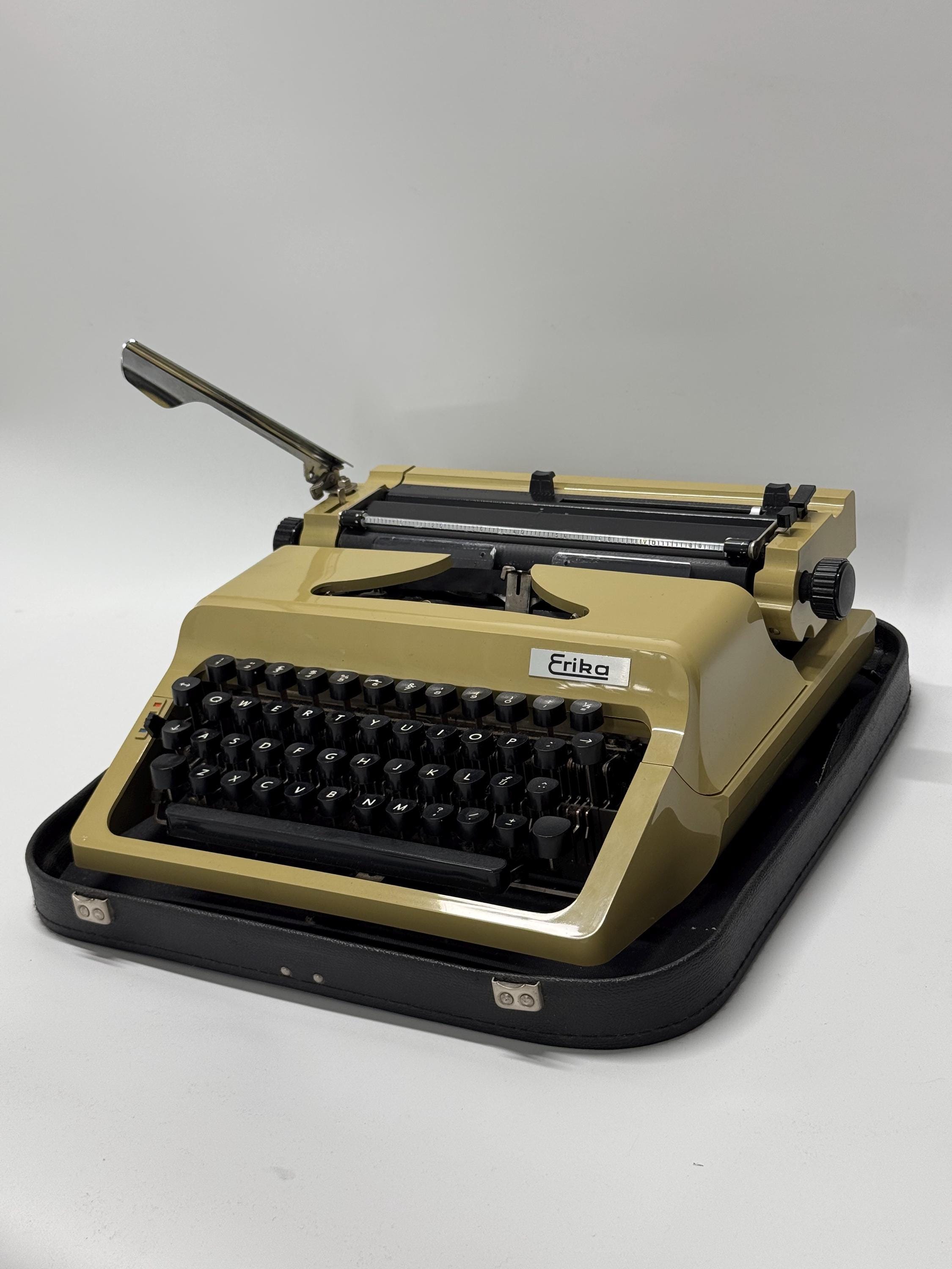 Vintage Adler Gabriele 10 Typewriter Classic Writing Machine With Style ...