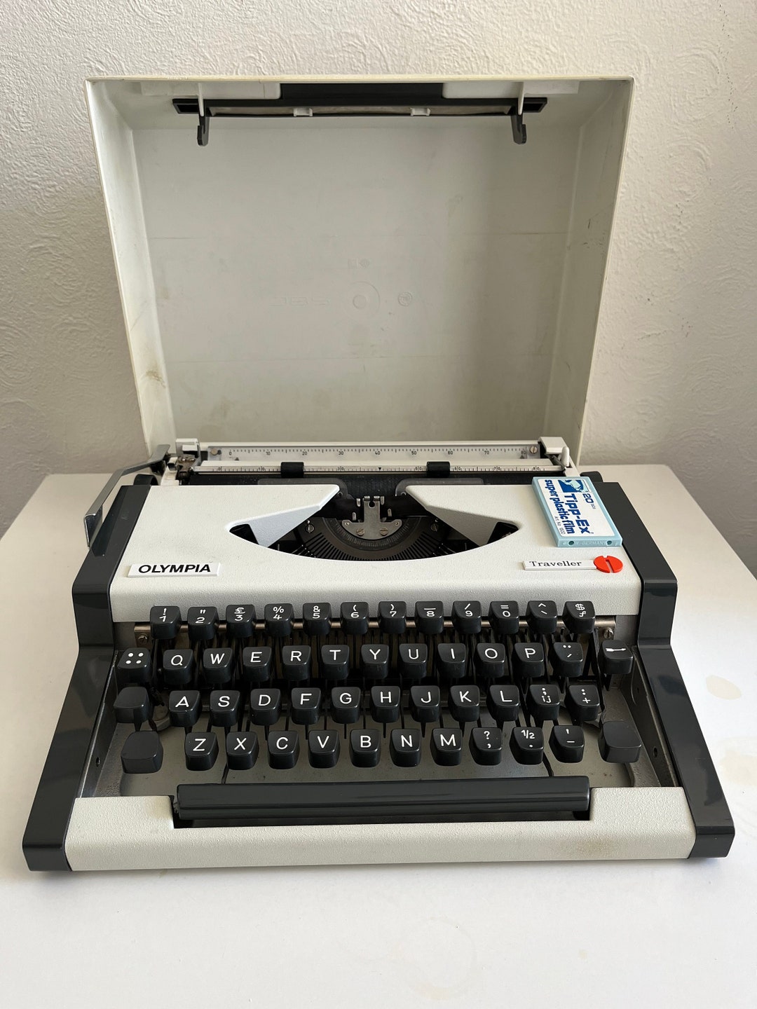 Olympia Traveller Typewriter in Good Condition, Vintage Typewriter ...