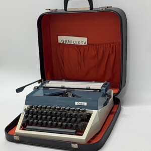 Erika Model 30 Vintage Typewriter With Case | Portable Mechanical ...