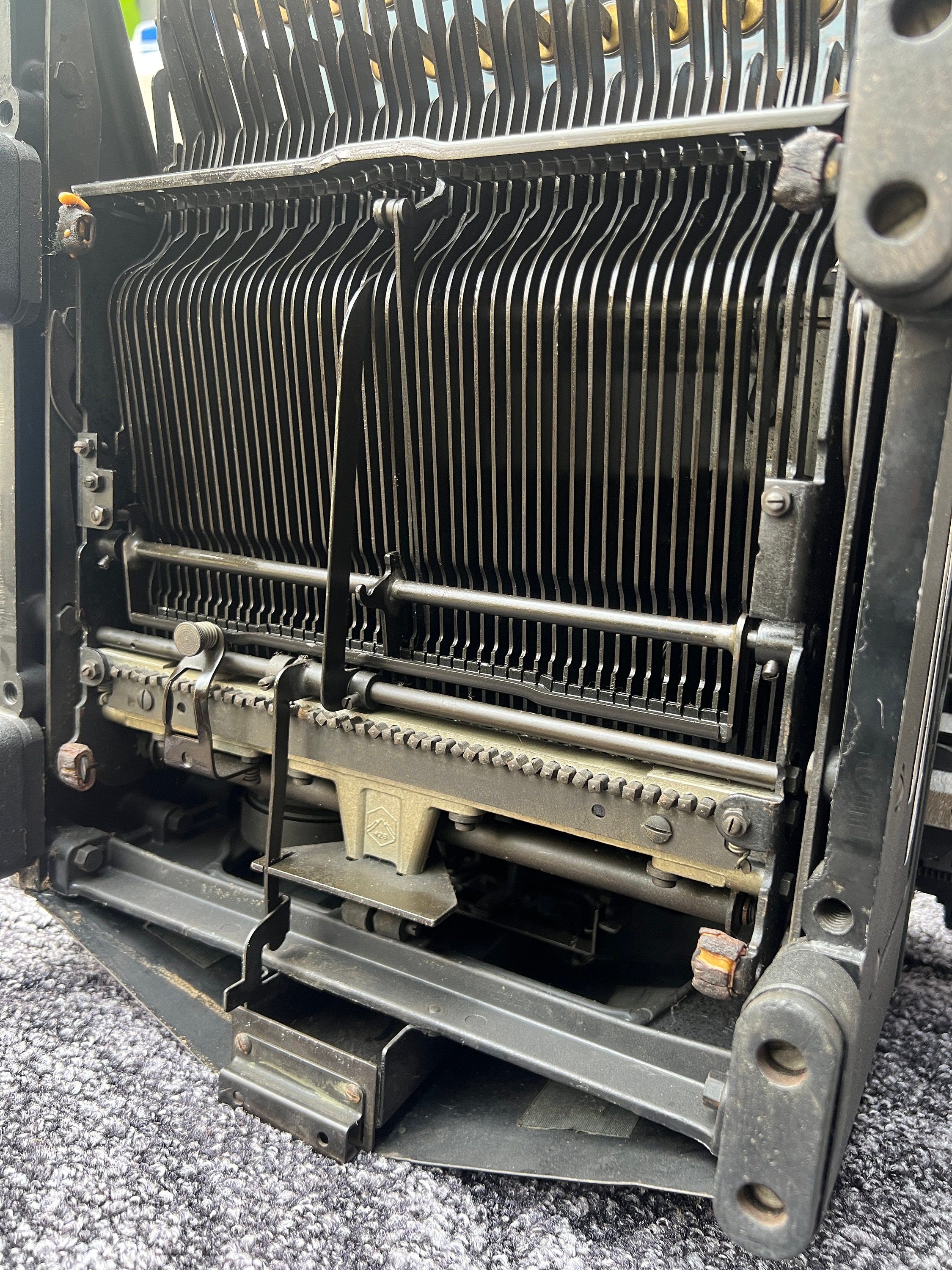 Vintage 1949 Imperial Model 60 Typewriter Classic Black With Ivory ...