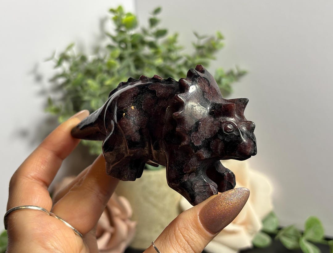 Garnet Triceratops Crystal Carving Garnet in Arfvedsonite Mixed ...