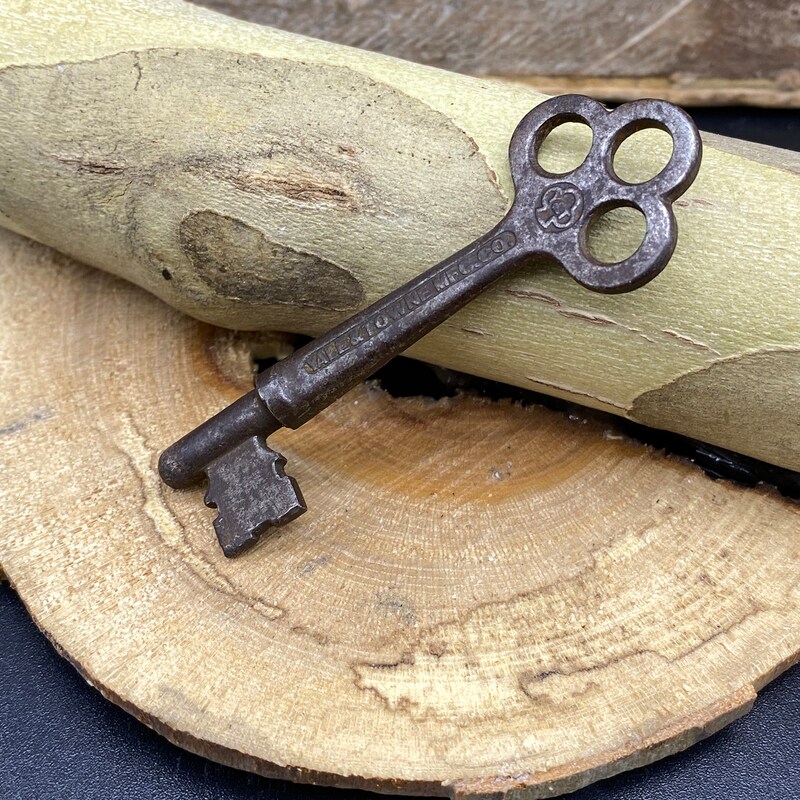 Old Skeleton Keys - Etsy