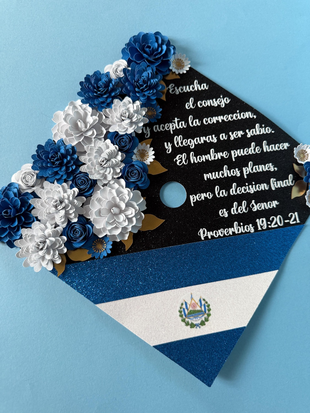 El Salvador Flag Graduation Cap Topper: Custom Phrase and 3D Flowers - Etsy