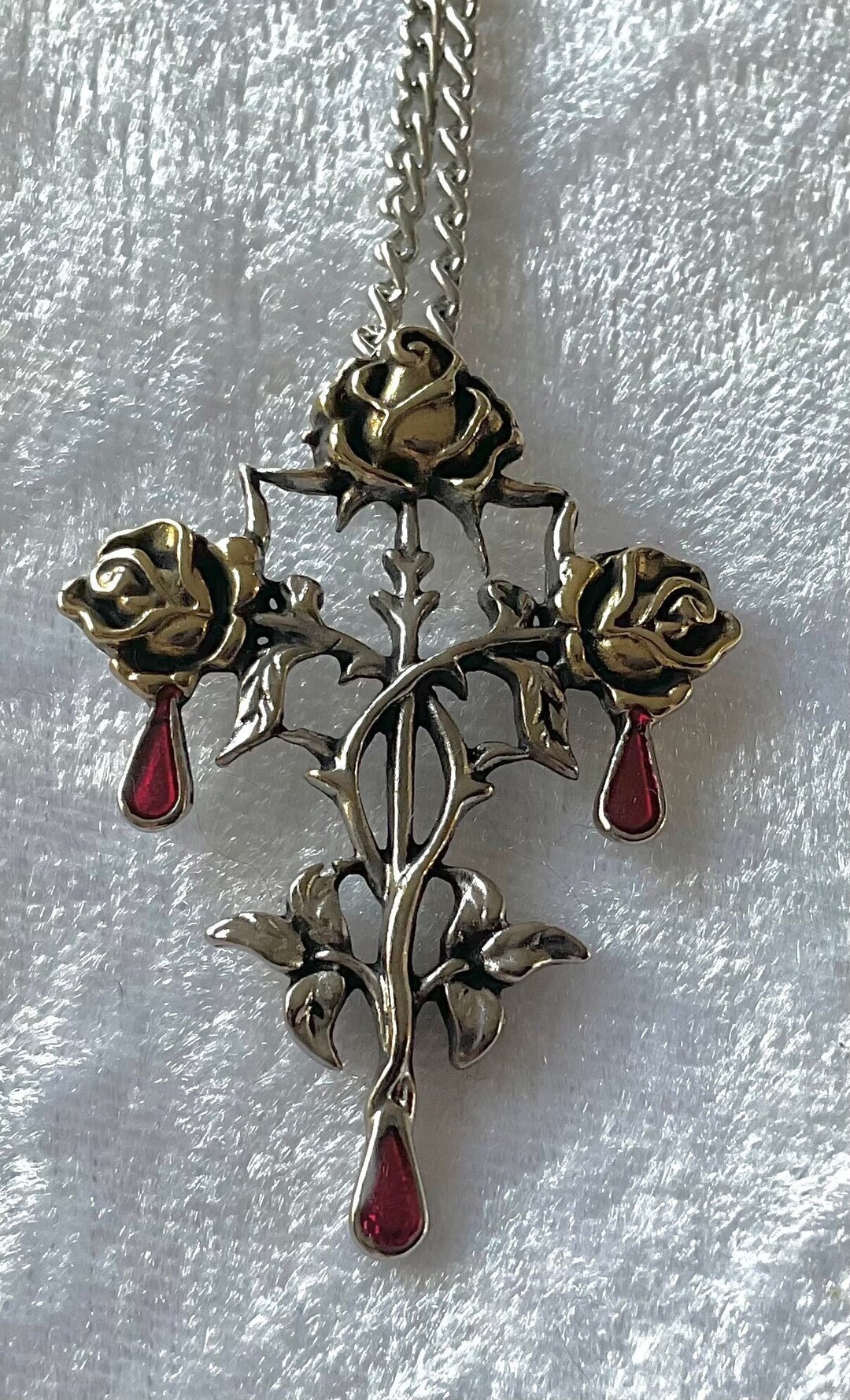 Gothic Blood Trinity Roses Pendant - Etsy