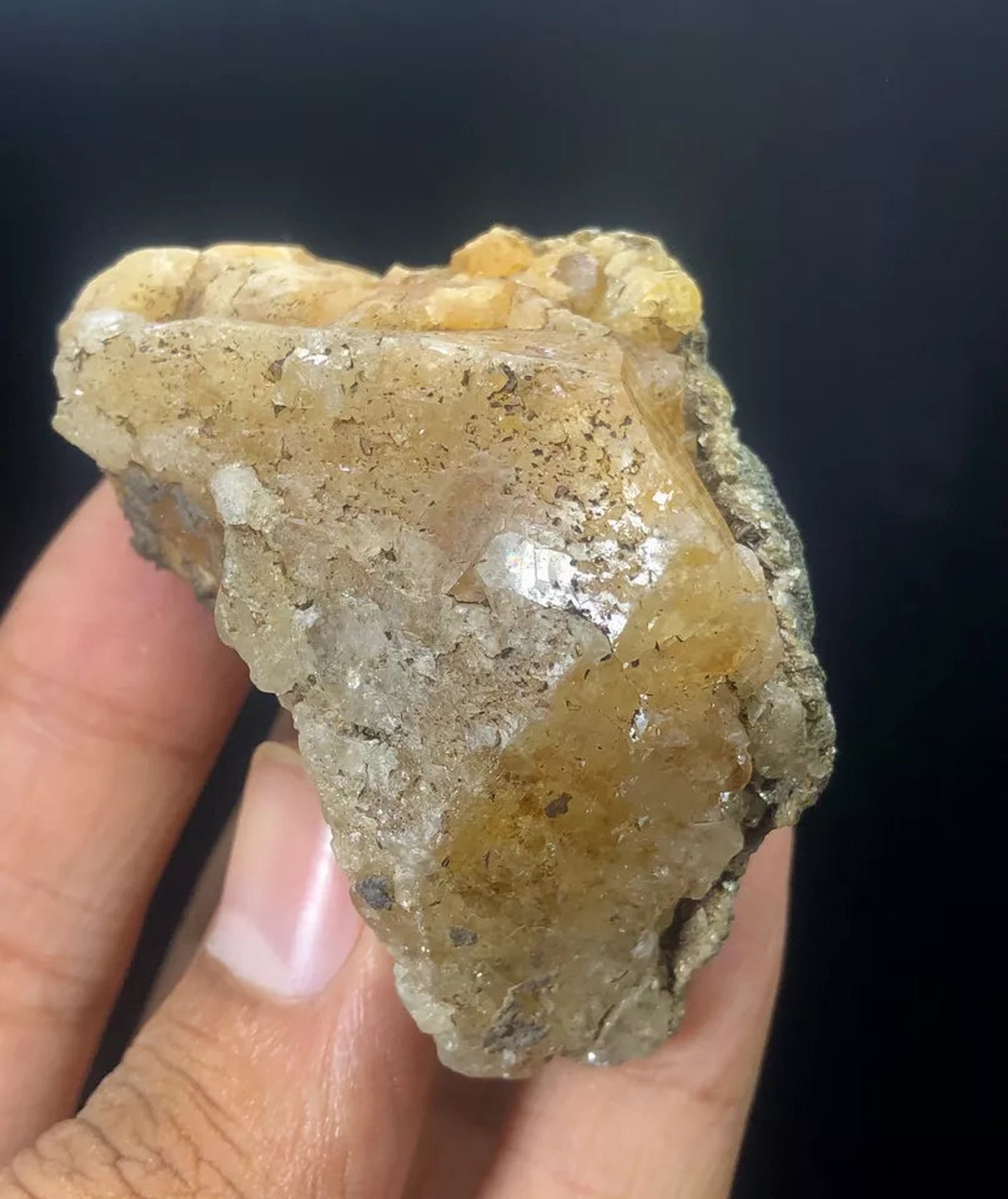 203 Gm Rare Scheelite Crystal, Natural Pyramid Scheelite From Skardu ...