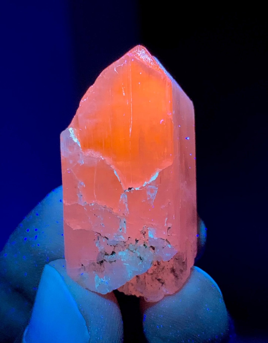 Natural Pink Color Kunzite Crystal, Fluorescent Kunzite, Raw Kunzite ...