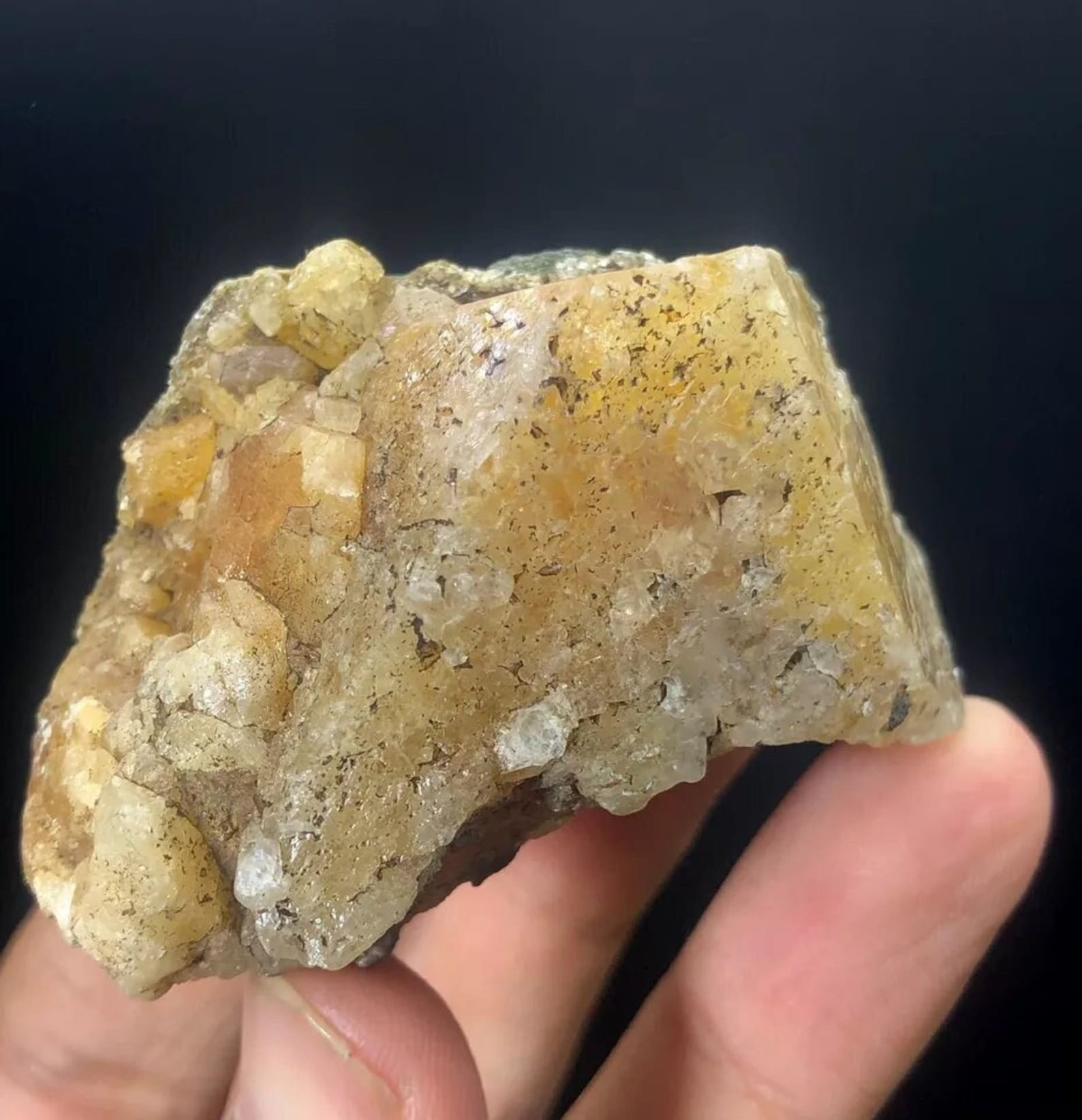 203 Gm Rare Scheelite Crystal, Natural Pyramid Scheelite From Skardu ...