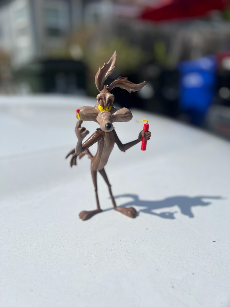 WILE E. COYOTE - Coyote Cartoon Character Figure Looney Toons - Etsy