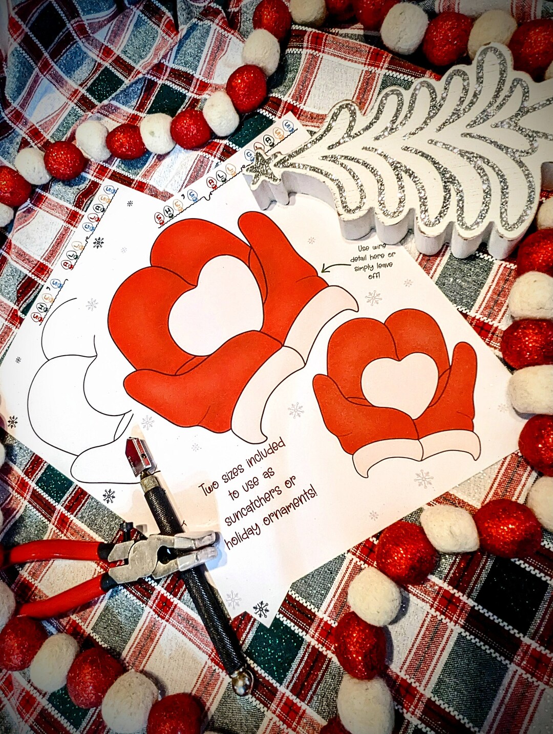 Snowy Mittens Stained Glass Pattern PDF Christmas Ornament - Etsy