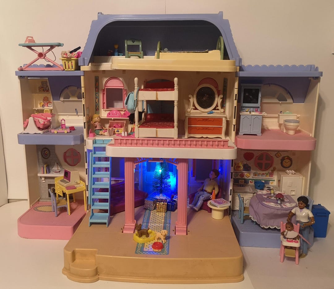 Vintage Fisher Price Loving Family Dollhouse 5 Family Members and Accessories 1990s House in ...