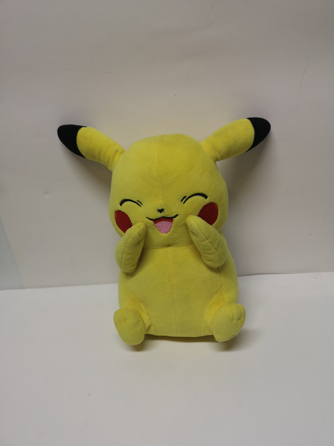 Vintage RARE 1997 Pokemon Pikachu Plush 10" Nintendo - Etsy