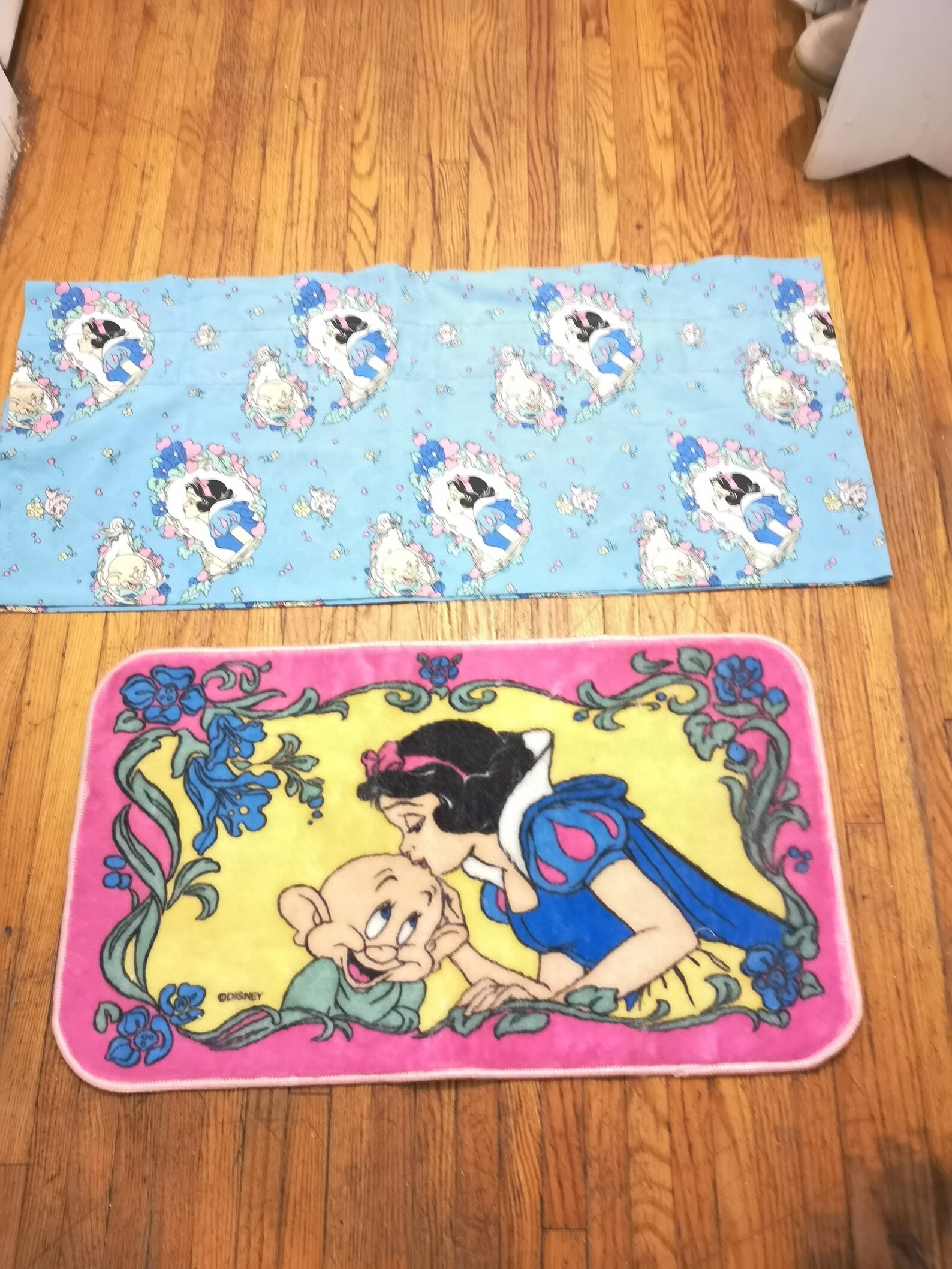 Vintage Snow White Mat 30" X 17" and Valance 78"x 18" - Etsy