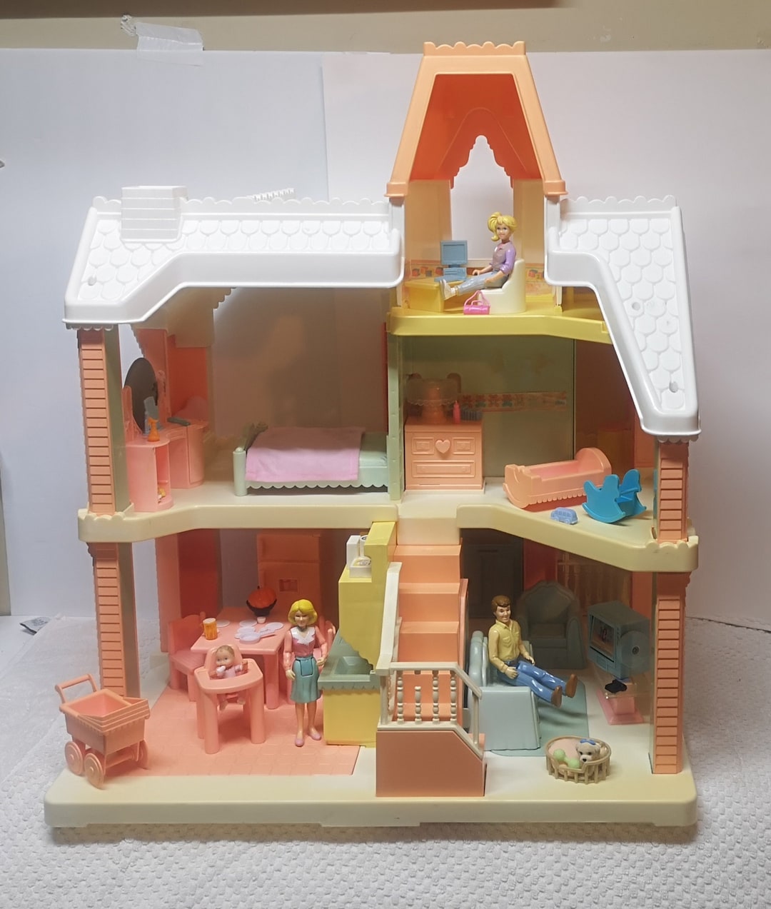 Vintage 1990 Playskool Dollhouse With 4 Family Members 16 - Etsy