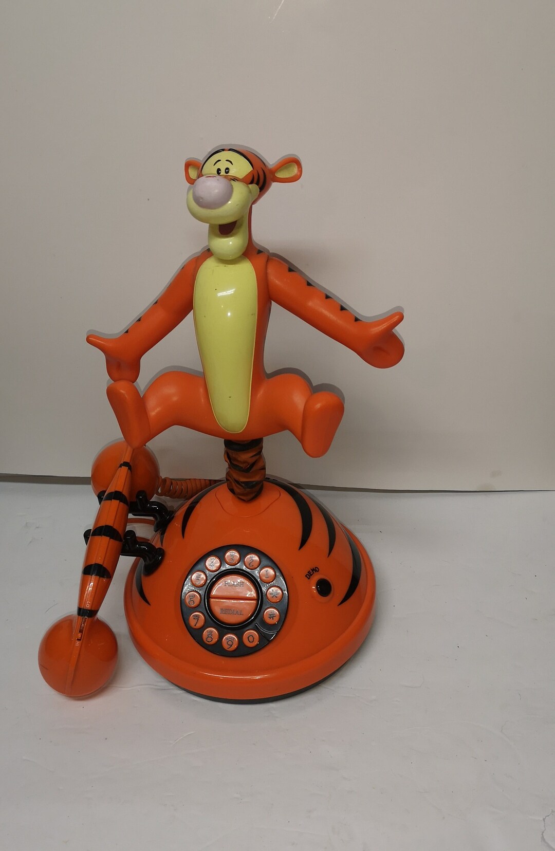 Vintage RARE Animated Tigger Push Button Telephone Talks /sings Bounces ...