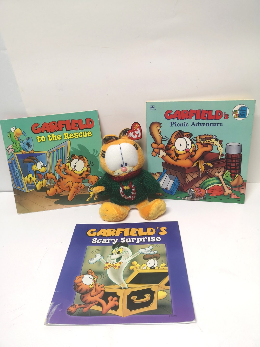 Vintage Garfield Plush 7" and 3 Books - Etsy