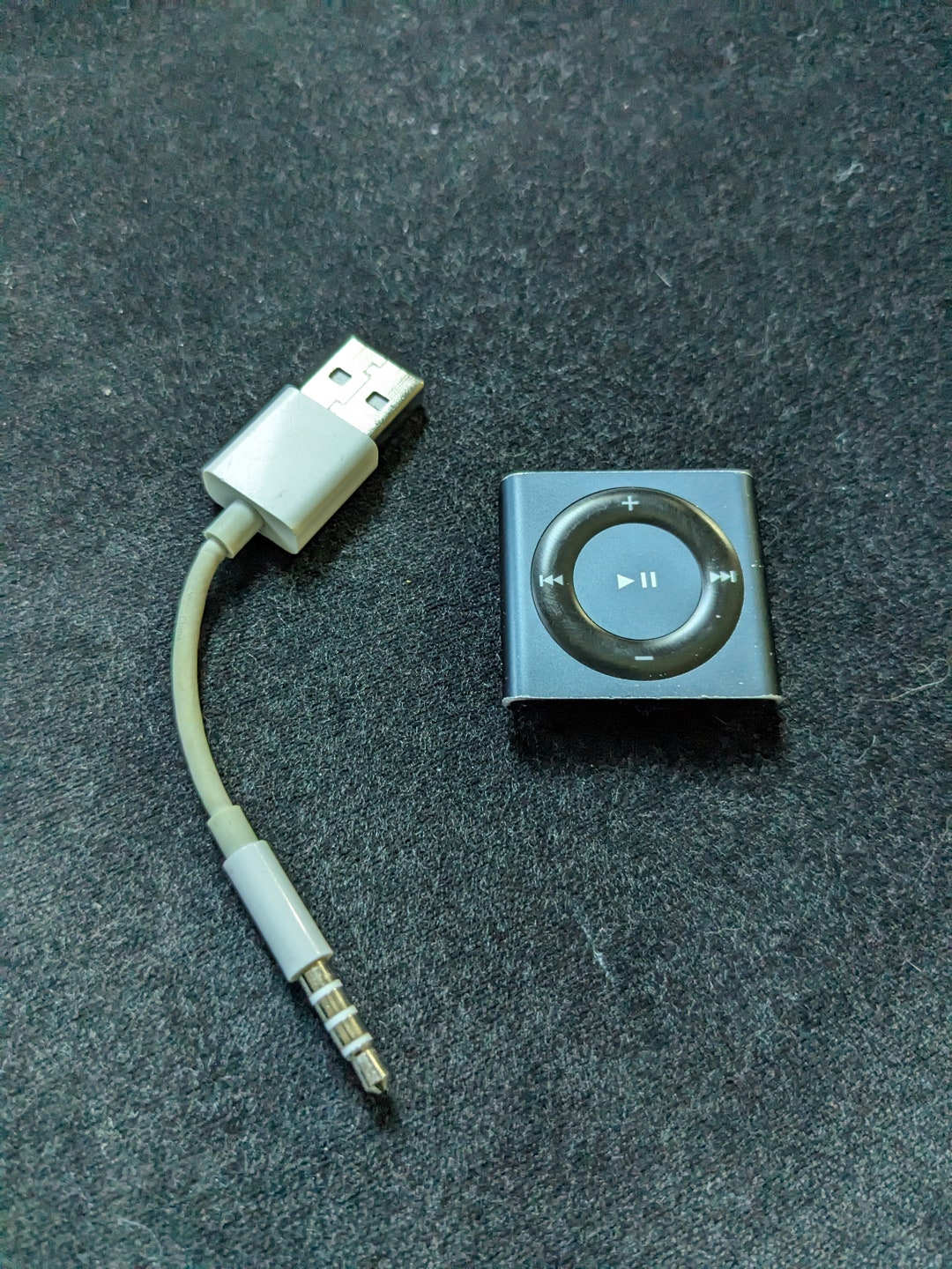 Apple Ipod Shuffle A1373 Black 4th Gen Portable 2GB MP3 Media Player W ...