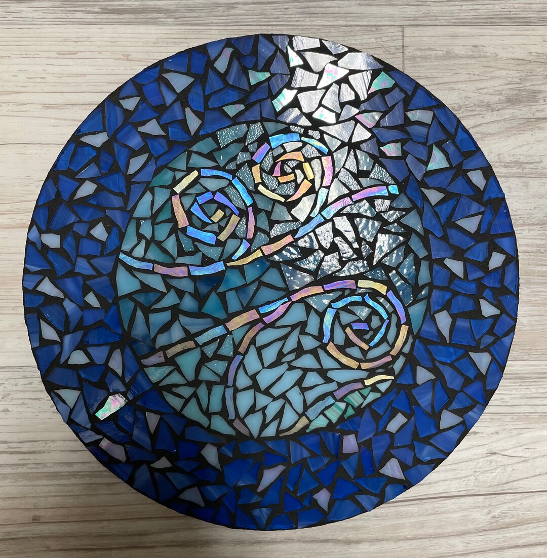 Iridescent Sea Swirls Ocean Themed 8"x8"x1" Round Glass Mosaic Shades ...