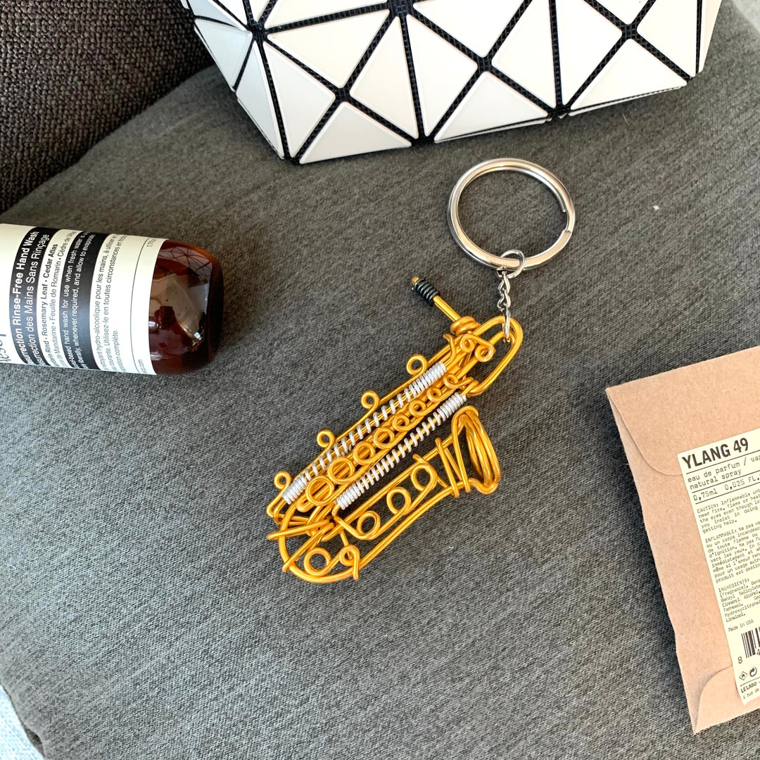 Baritone Sax Wire Art Instrument Keychain - Etsy