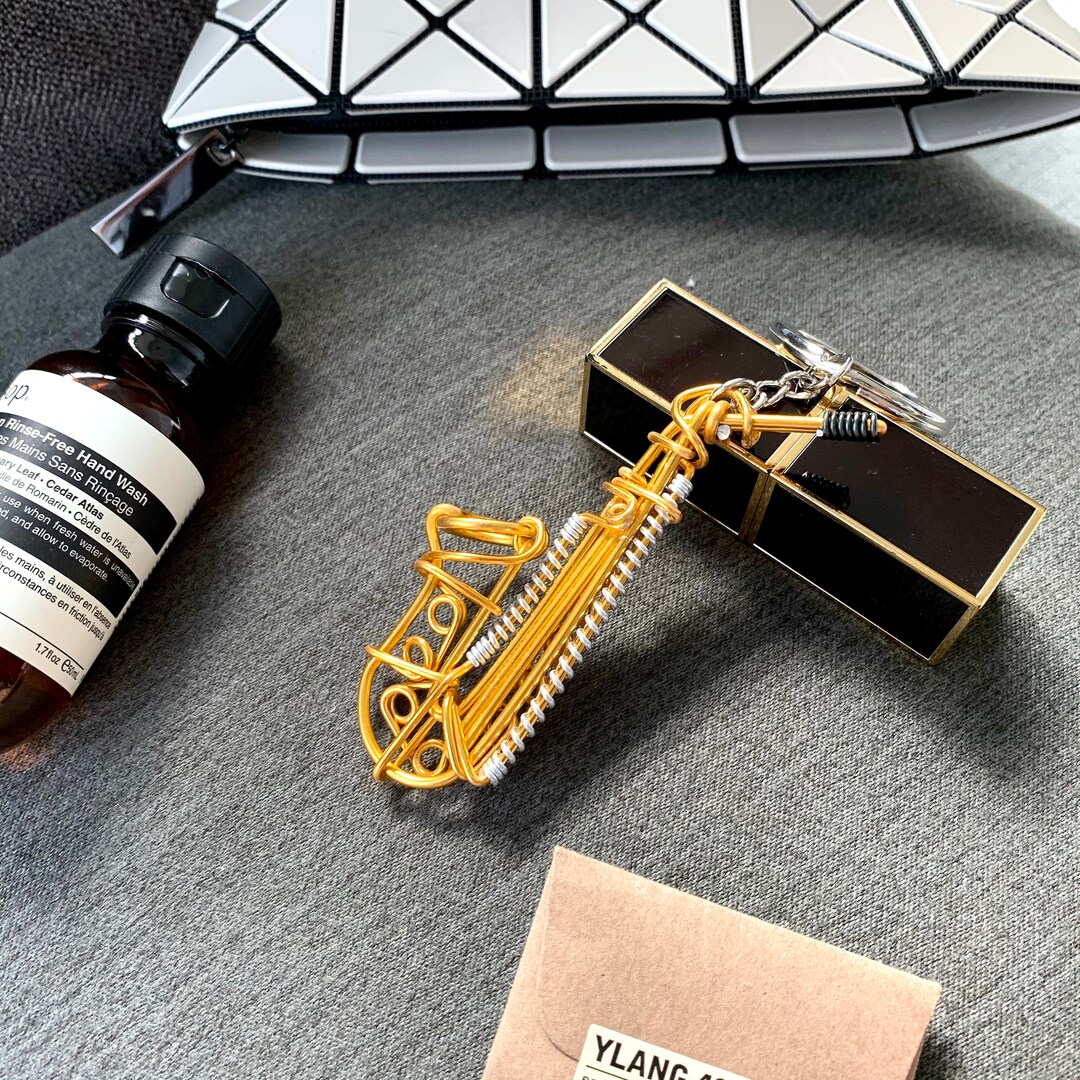 Saxophone Wire Art Instrument Keychain - Etsy