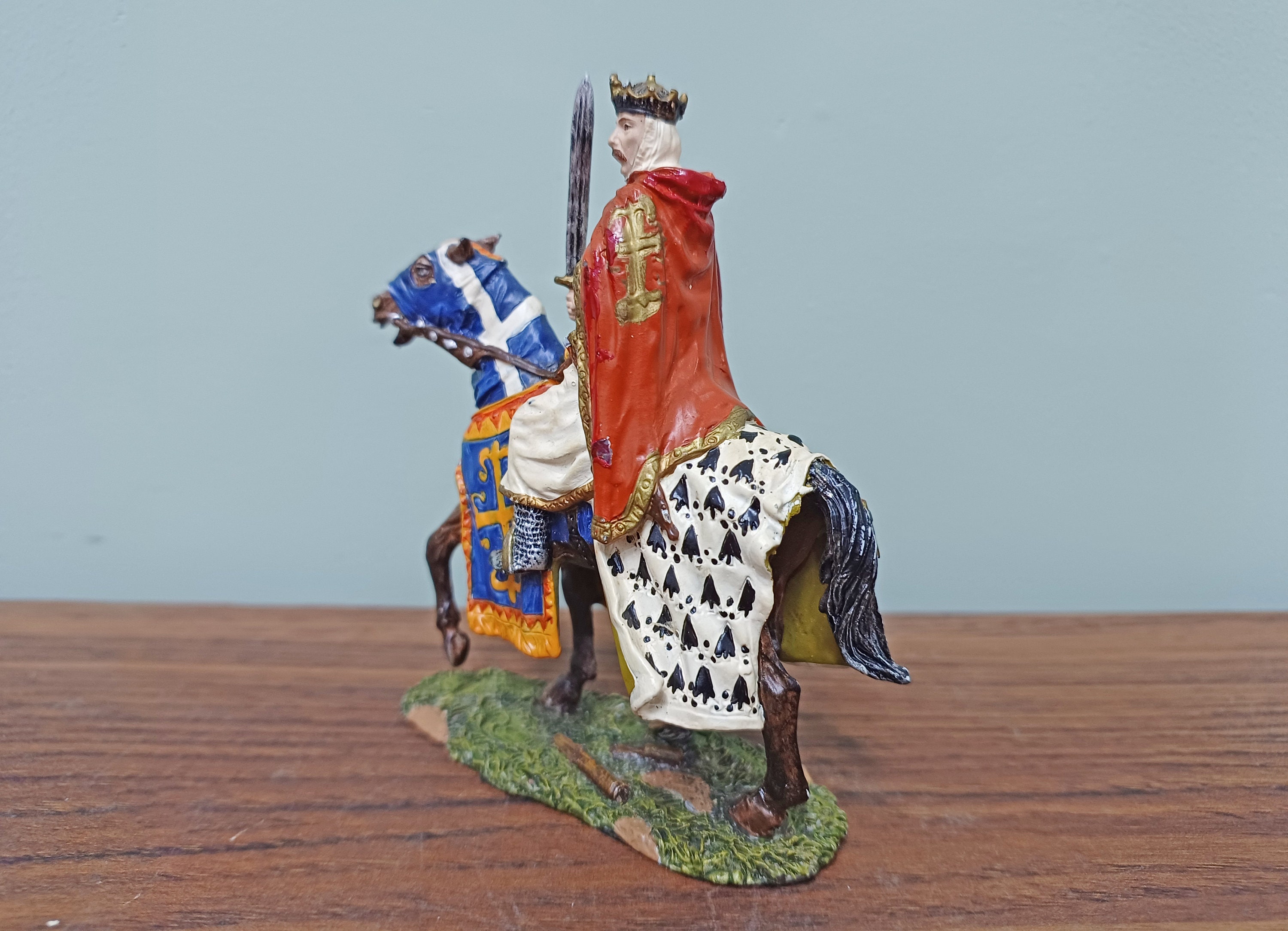 Armored Crusader King Raising His Sword on Caparisoned Horse - Etsy