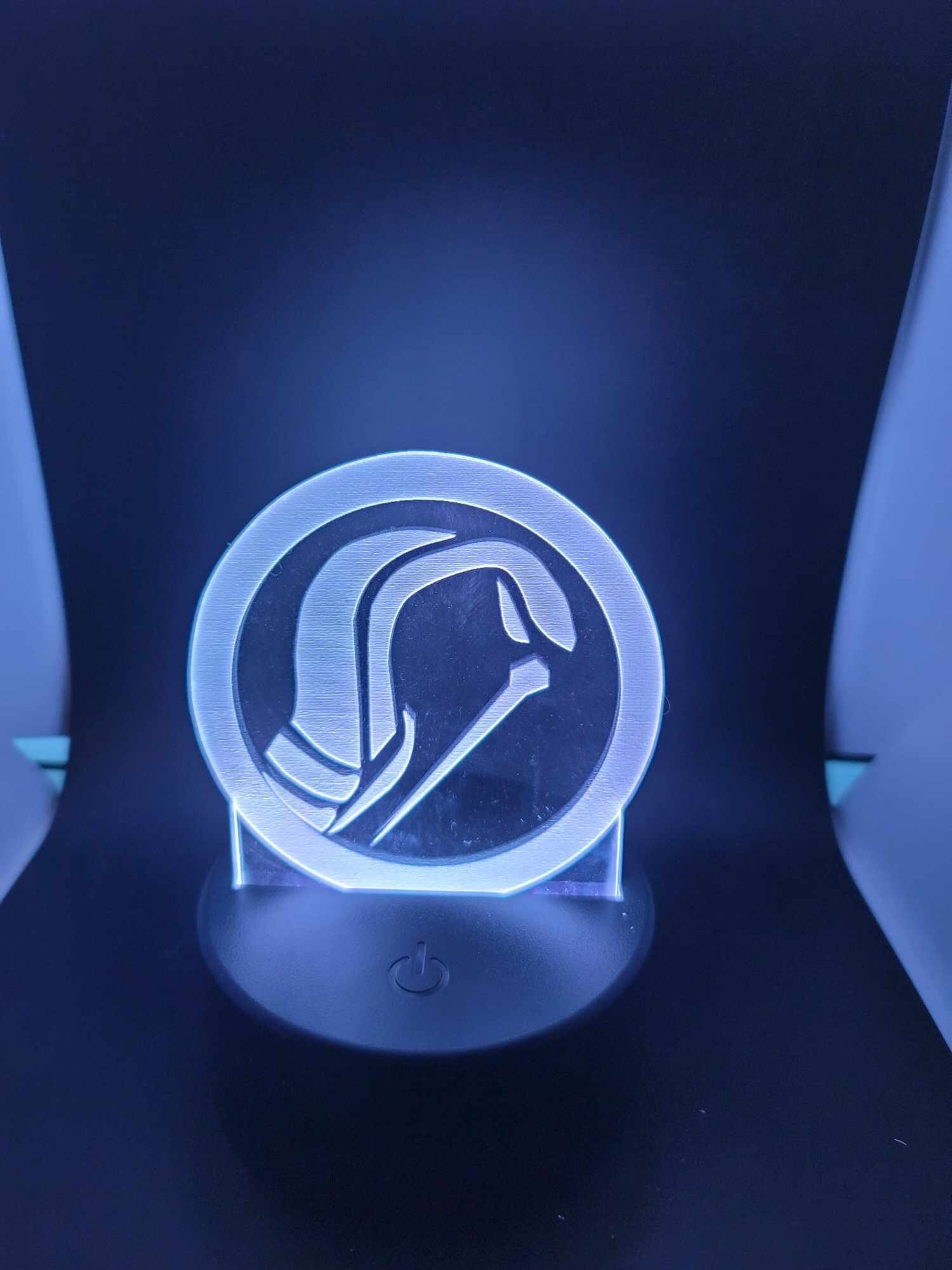 Hunter Class Icon Lamp - Etsy