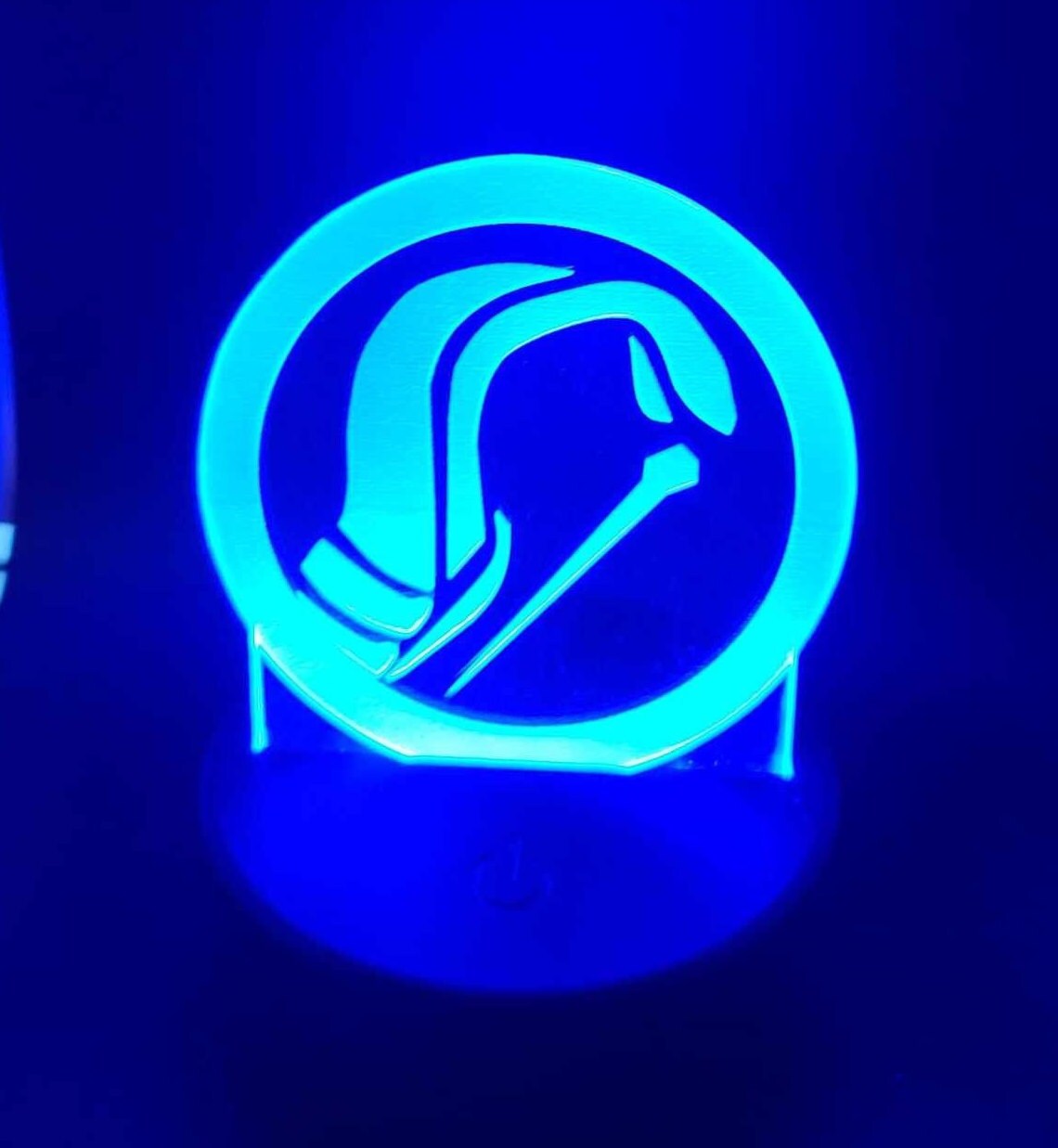 Hunter Class Icon Lamp - Etsy