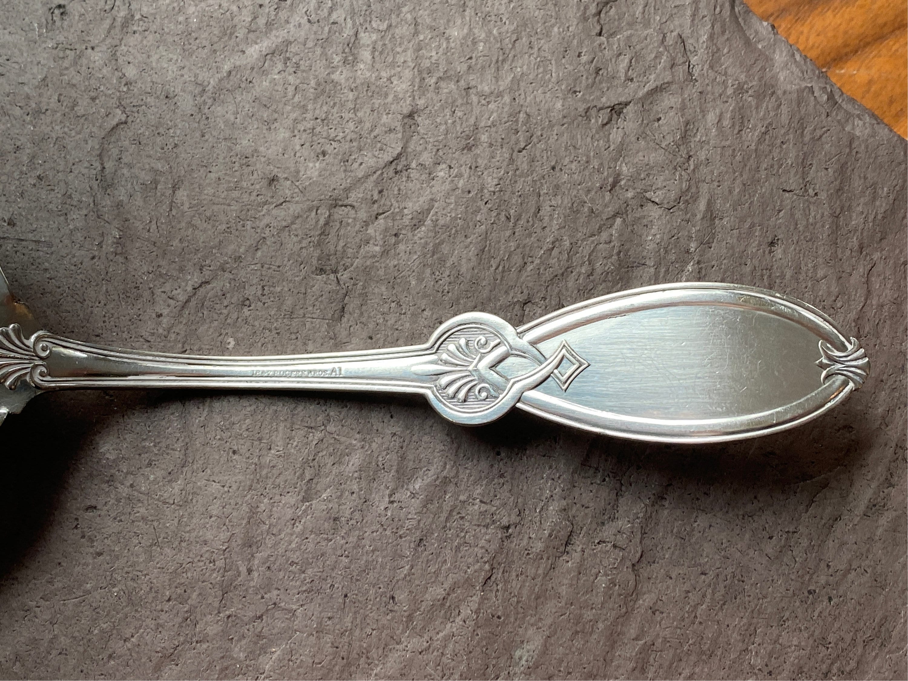 1847 Rogers Bros A1 ROMAN 1865 19th C. Antique Silver Plate Pie / Cake ...