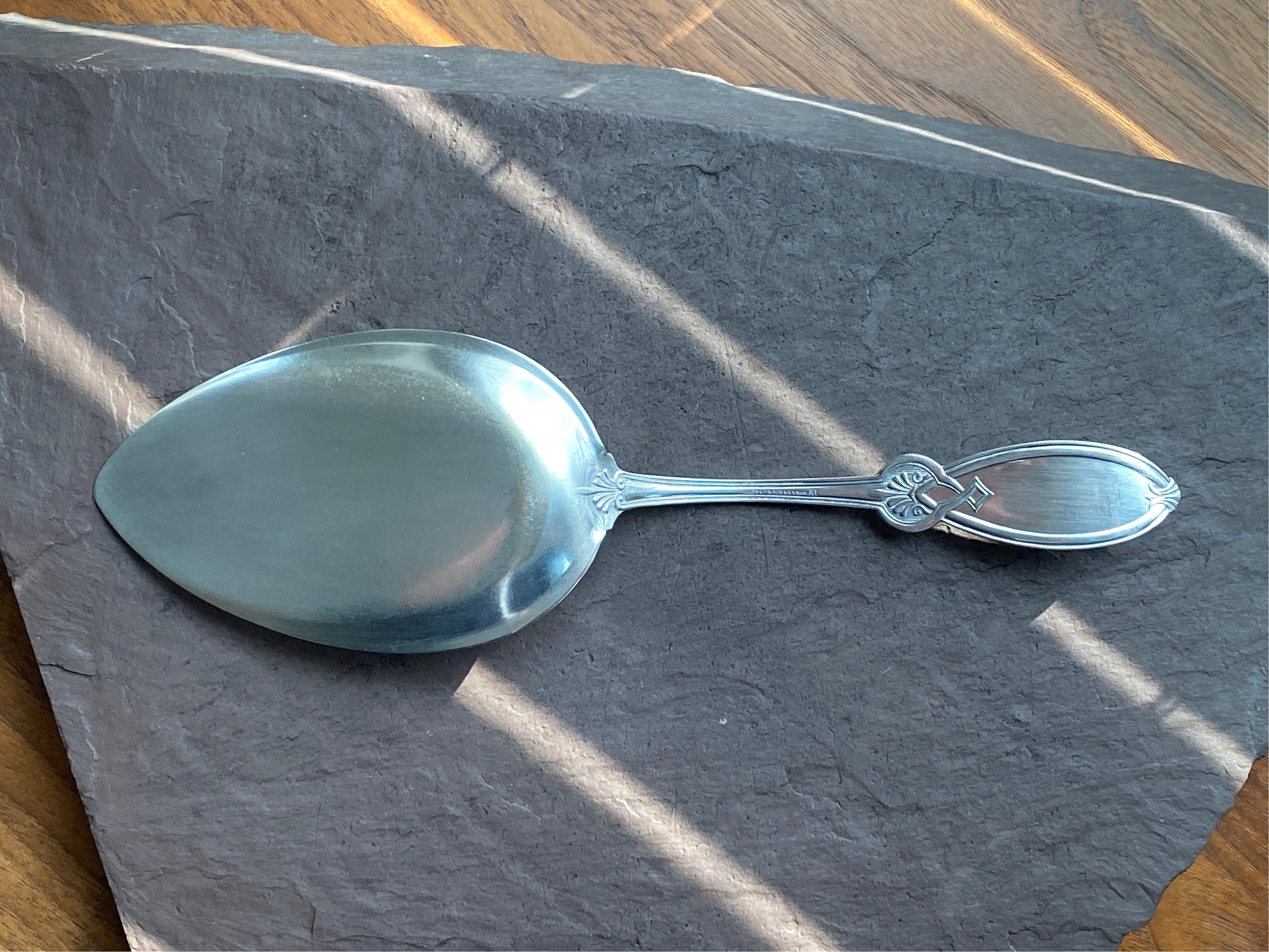 1847 Rogers Bros A1 ROMAN 1865 19th C. Antique Silver Plate Pie / Cake ...