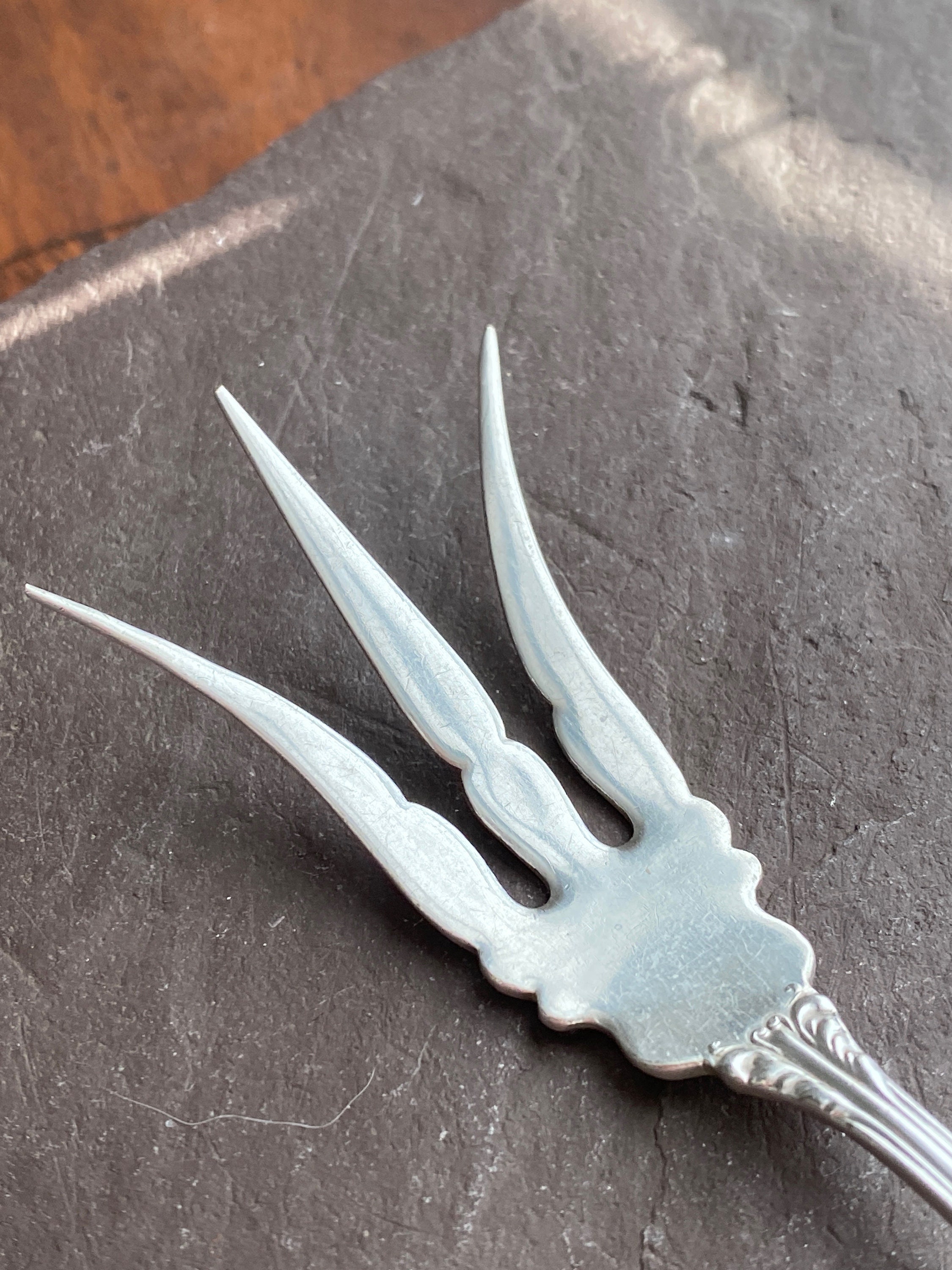 1835 R Wallace A1 JOAN 1896 Antique Silverplate 3 Prong Tine Lettuce ...