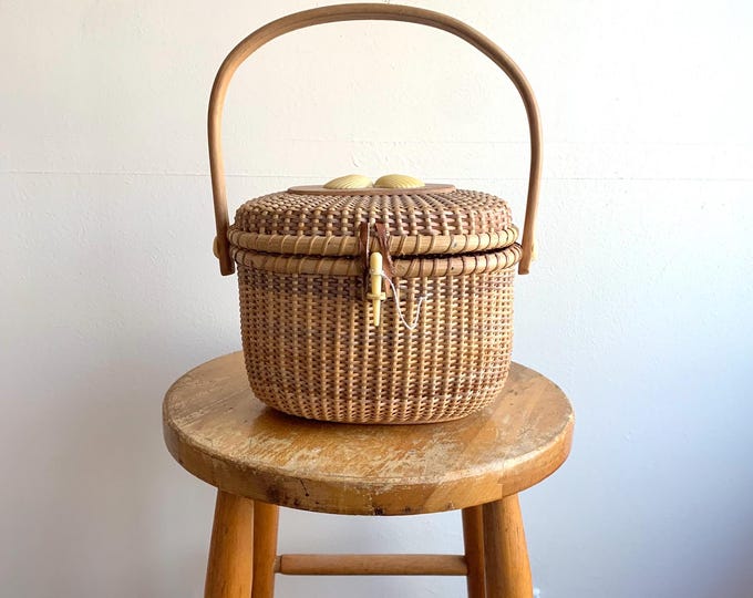 Vintage Nantucket Wicker Purse / Vintage Scallop Shell Wicker Purse ...