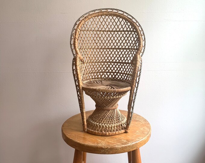 Vintage Wicker Small Peacock Chair / Vintage Wicker Decor / Wicker ...
