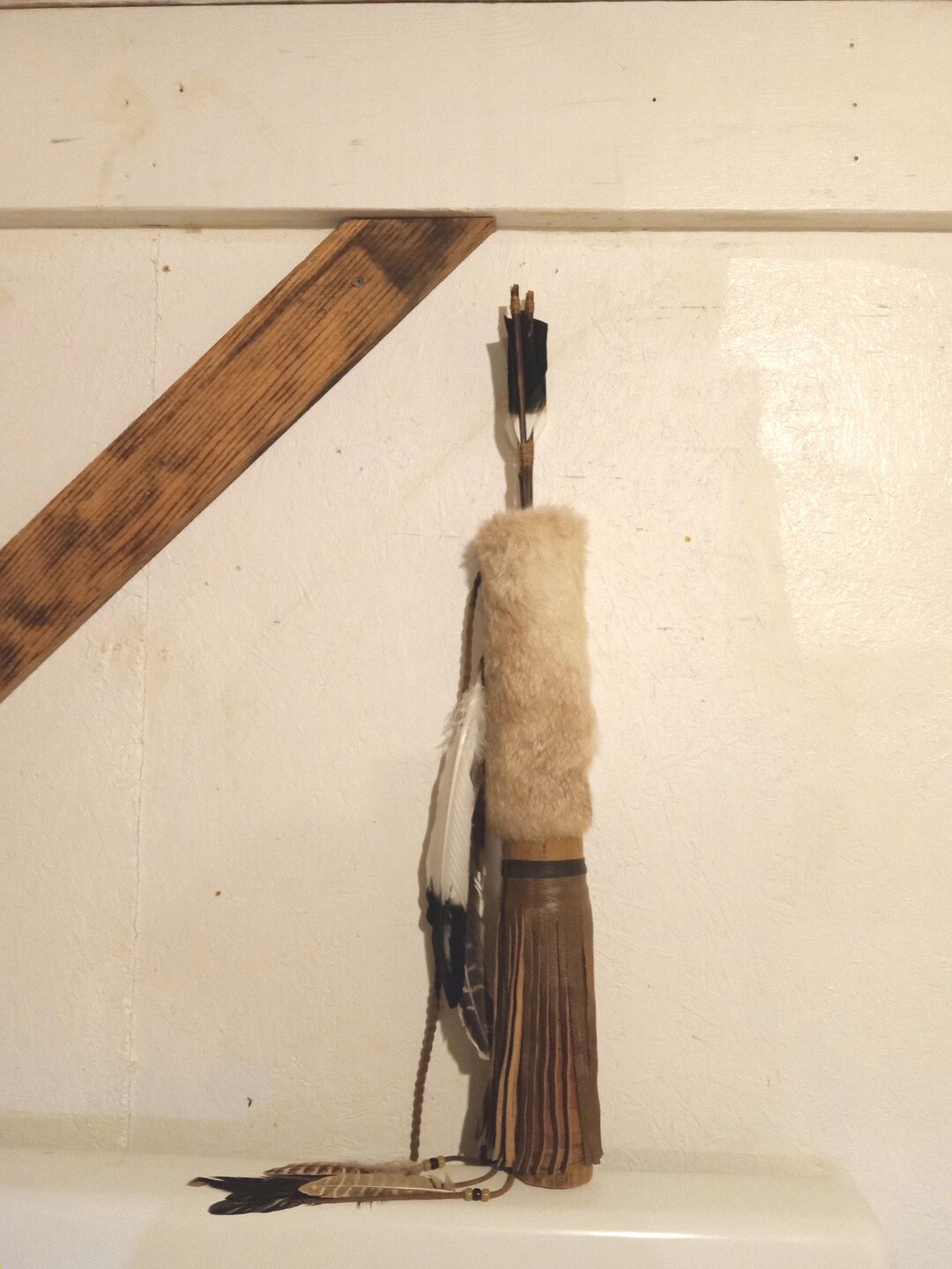 Decorative Natural Bamboo Quiver With 3/25" River Cane Arrows Wall ...