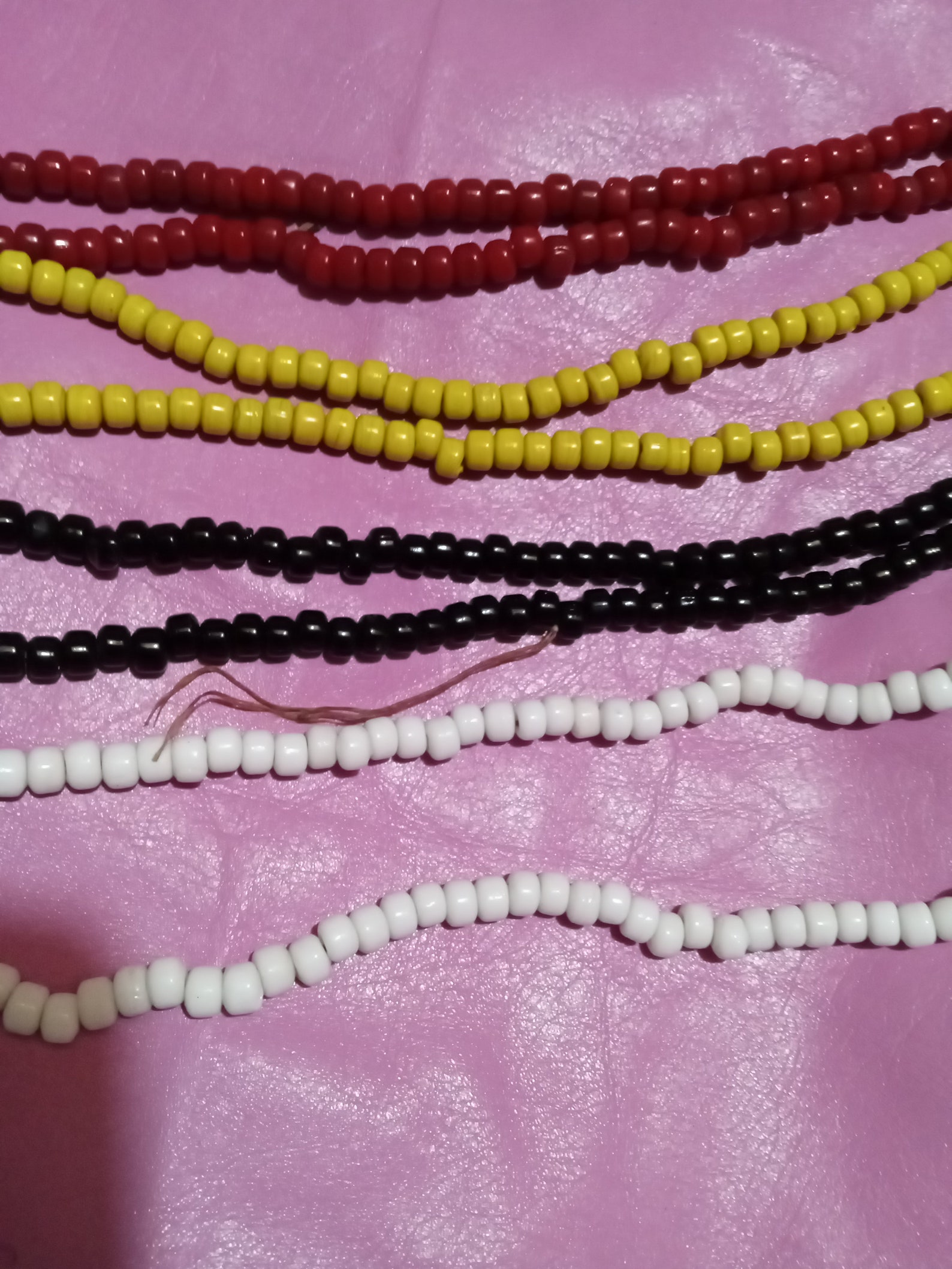 4 Strands Unit 9 Mm Glass Crow Beads - Etsy