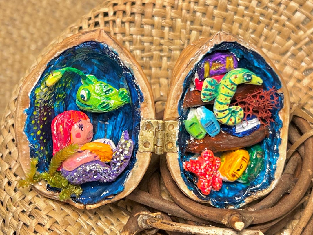Underwater Mermaid Library in Walnut Shell | Miniature Diorama Art ...