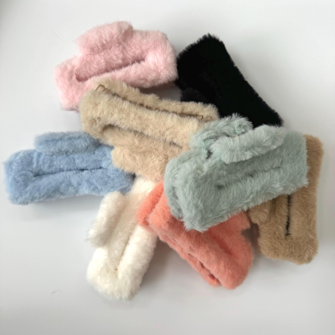 The "cozy Klip" - Big Fuzzy Hair Claw Clip - Size: 4.5" X 2.5" - Set of ...