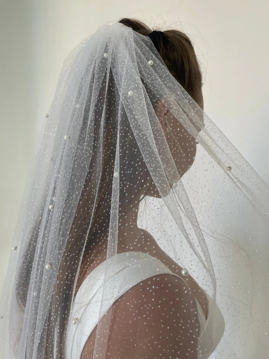 Luxury Sparking Bridal Veil Pearl Wedding Veil With Hair Comb 1 Tier ...