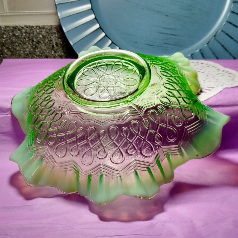 Antique Green Opalescent Glass Bowl or Candy Dish in Many Loops Pattern ...
