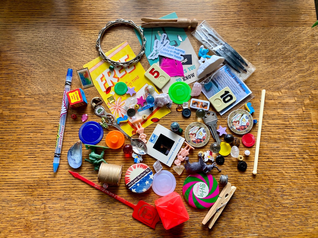 Junk Drawer Lot Crowcore Goblincore Geocache Trinkets Lot 10 Ounces - Etsy