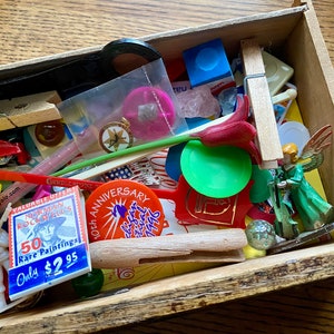 Junk Drawer Lot Crowcore Goblincore Geocache Trinkets Lot 10 Ounces - Etsy