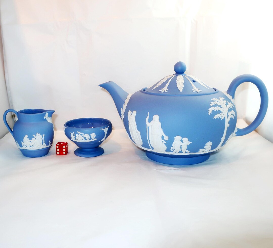 1957 WEDGWOOD TEA SET Blue & White 3 Pc Jasperware Teapot Lid Sugar ...