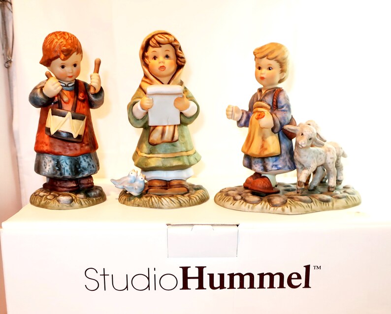 1998 GOEBEL NATIVITY SET 33522 Berta Studio Hummel Girl With Recorder ...