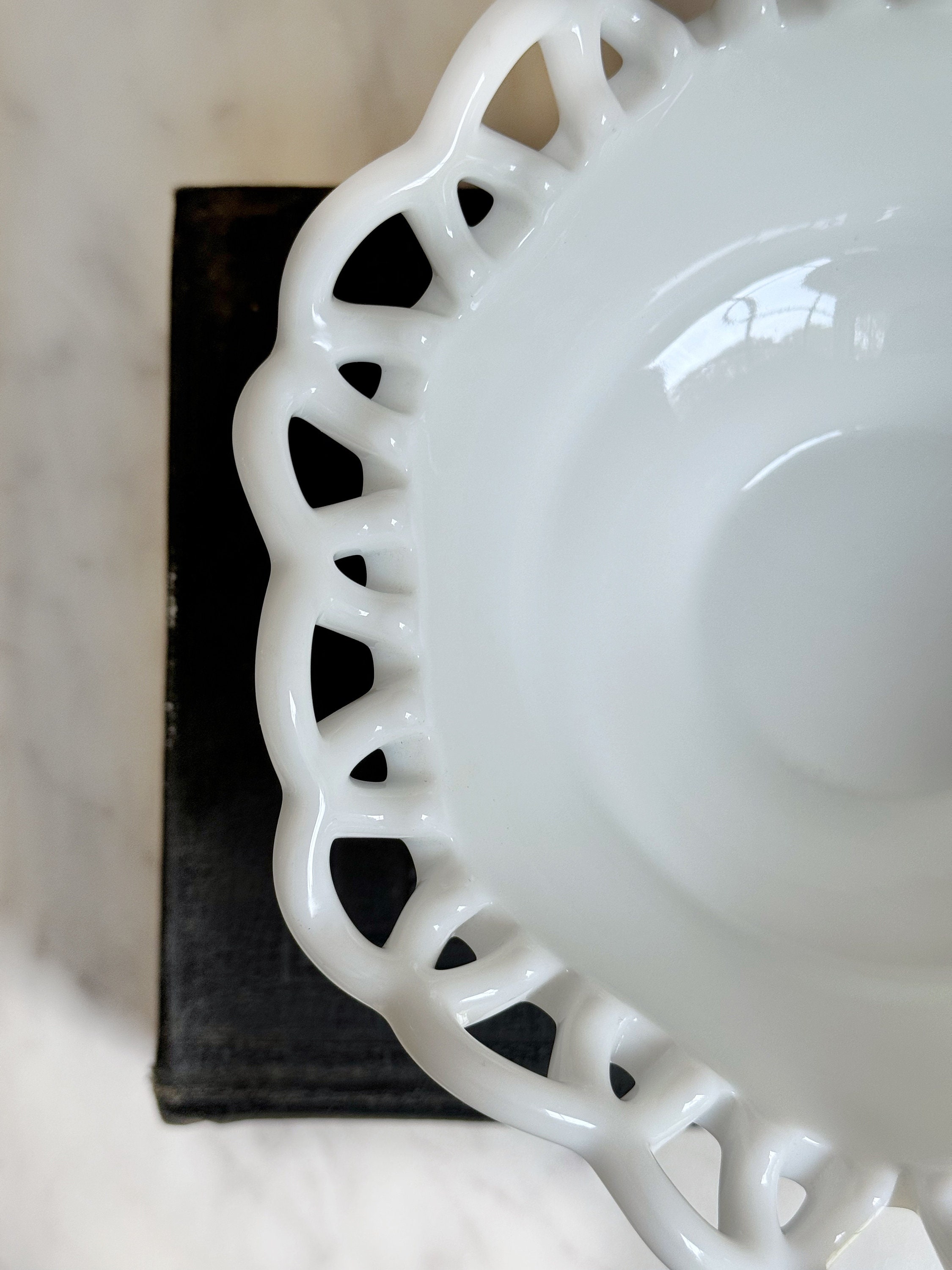 Vintage Colonial Lace Milk Glass Footed Compote L.E. Smith Milk Glass ...