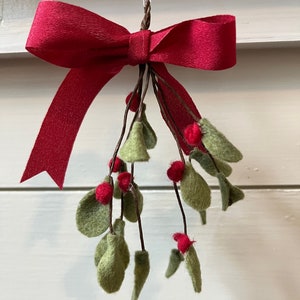 Felt Mistletoe, Christmas Decoration, Farmhouse Style, Artificial ...