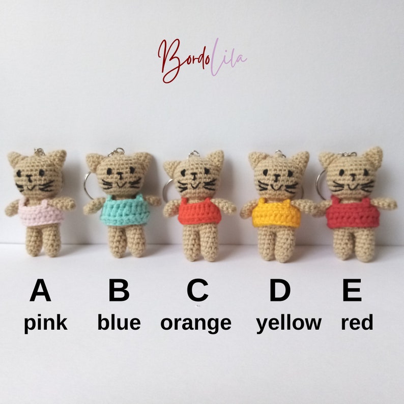 Amigurumi Cat Keychain, Handmade Crochet Beige Cat Keychain, Tiny Beige ...