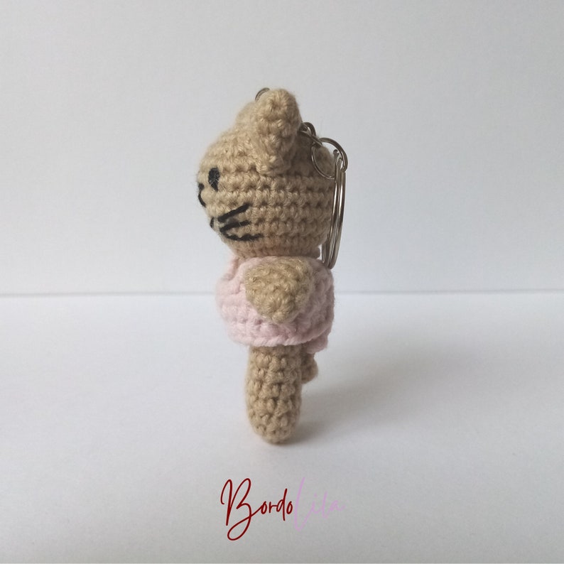 Amigurumi Cat Keychain, Handmade Crochet Beige Cat Keychain, Tiny Beige ...